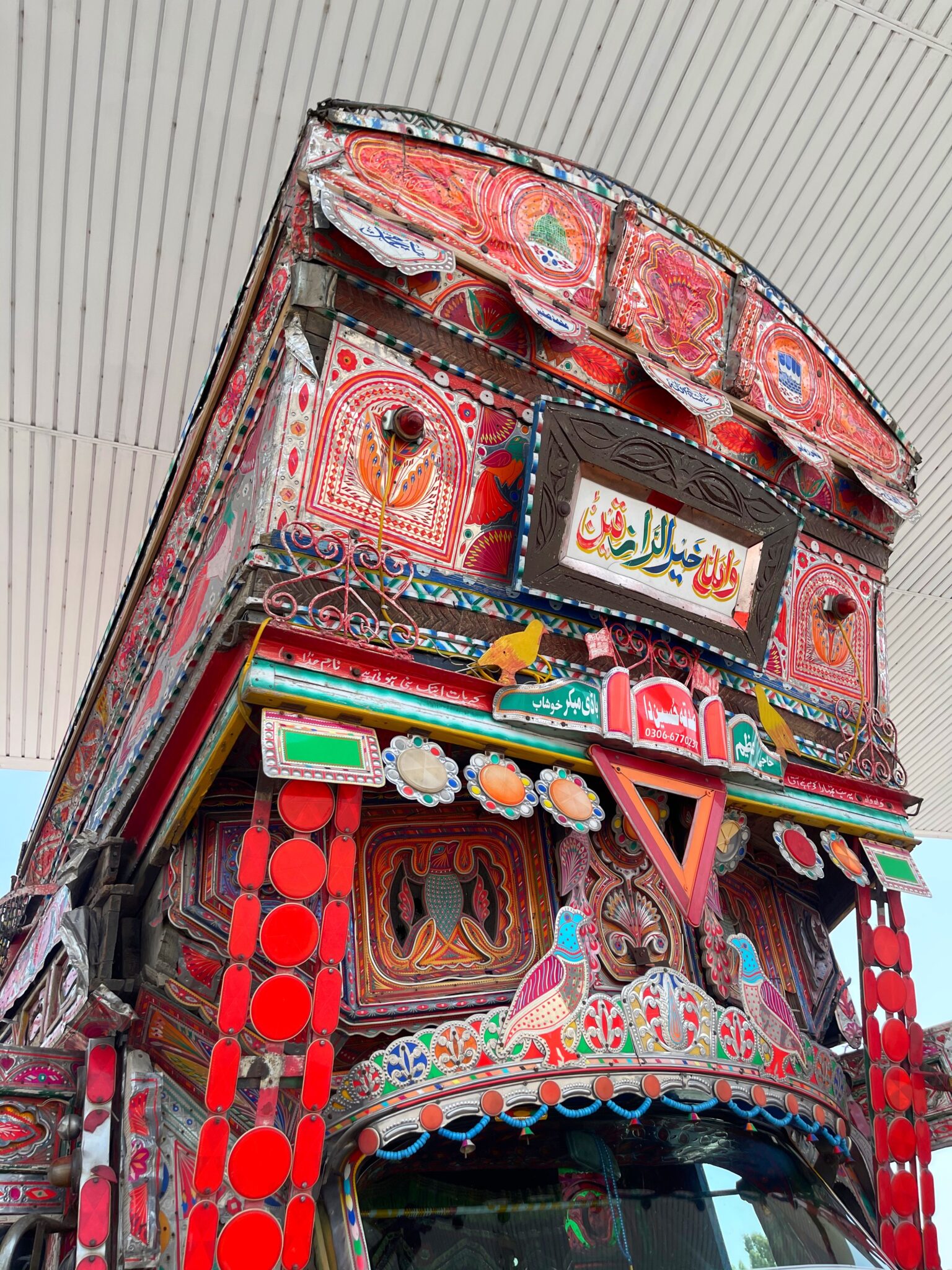 A Colour Lover’s Guide to Pakistani Truck Art - Craft & Travel